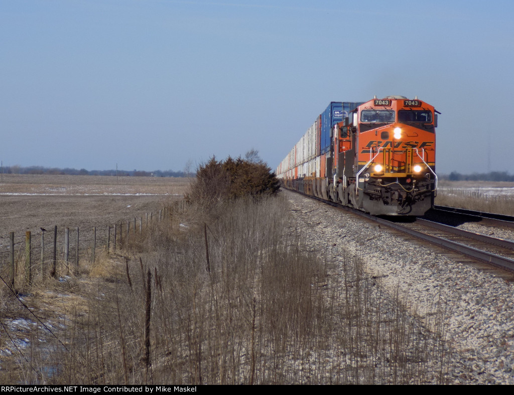 BNSF 7043